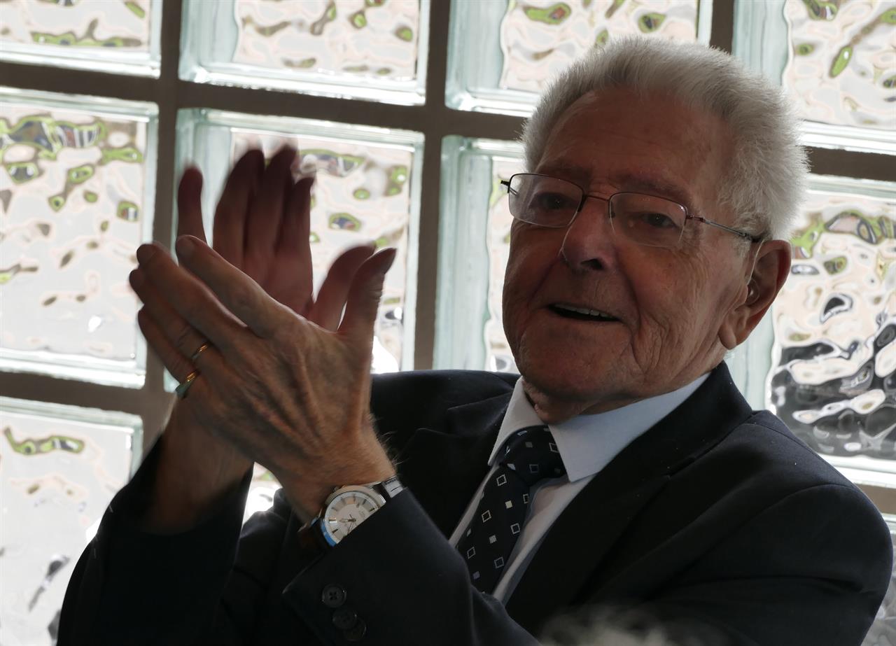 Décès de Monsieur Roger VAN LAEKEN (19-02-25), Remerciement